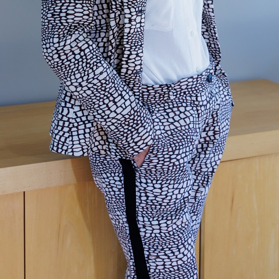 Sewing pattern Perrine, the tapered trousers with a trendy twist